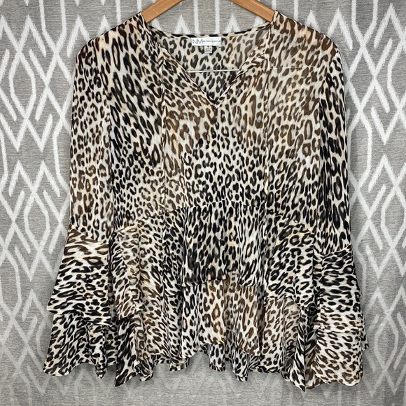 Neiman Marcus | Tops | Neiman Marcus Top Leopard Print With Metallic ...